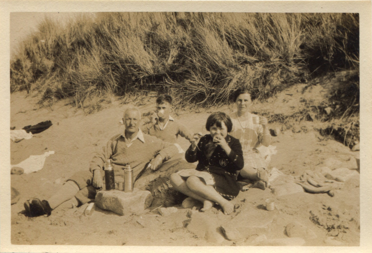 Hancox family on the beach c. 1928 - ArchivesWiki