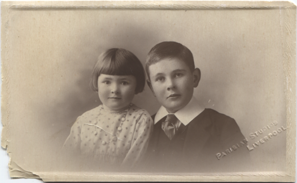 Nyria and Geoffrey c. 1922 - ArchivesWiki