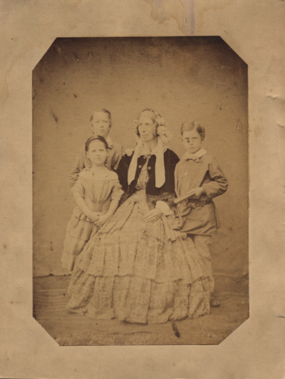 Mary Munday (née Hill) with 3 of her 10 children - ArchivesWiki