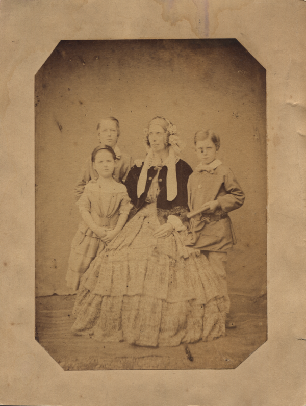 Mary Munday (née Hill) with 3 of her 10 children - ArchivesWiki