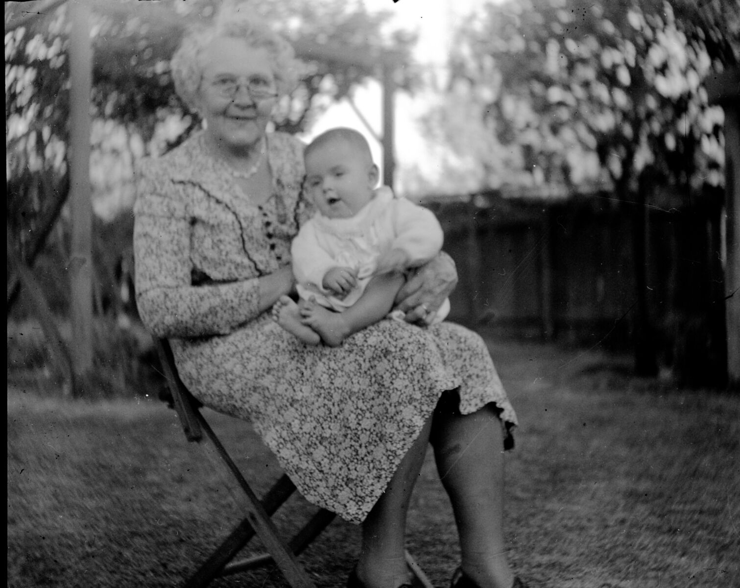 Edith Wilson with baby - ArchivesWiki