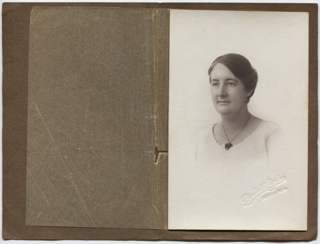 Helen Hall, Perth 1924 - ArchivesWiki
