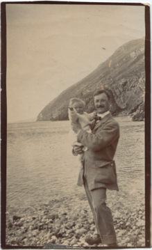 Richard James Hancox with his son Geoffrey 1912 - ArchivesWiki