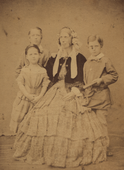 Mary Munday (née Hill) with 3 of her 10 children - ArchivesWiki