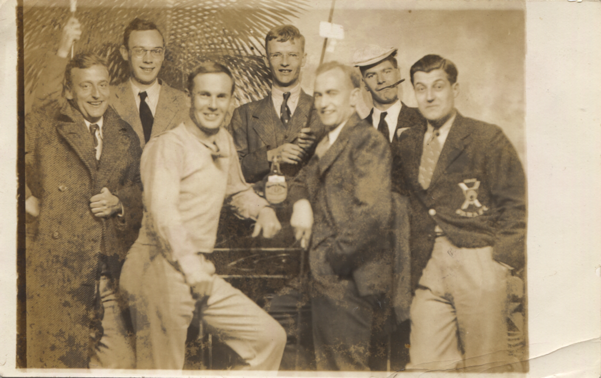 Postcard of Geoffrey Hancox and his friends - ArchivesWiki
