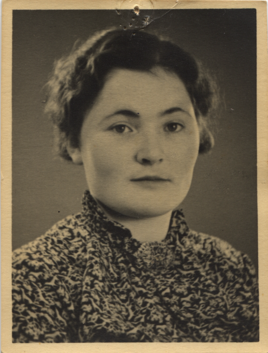Portrait of Nyria, 1938 - ArchivesWiki